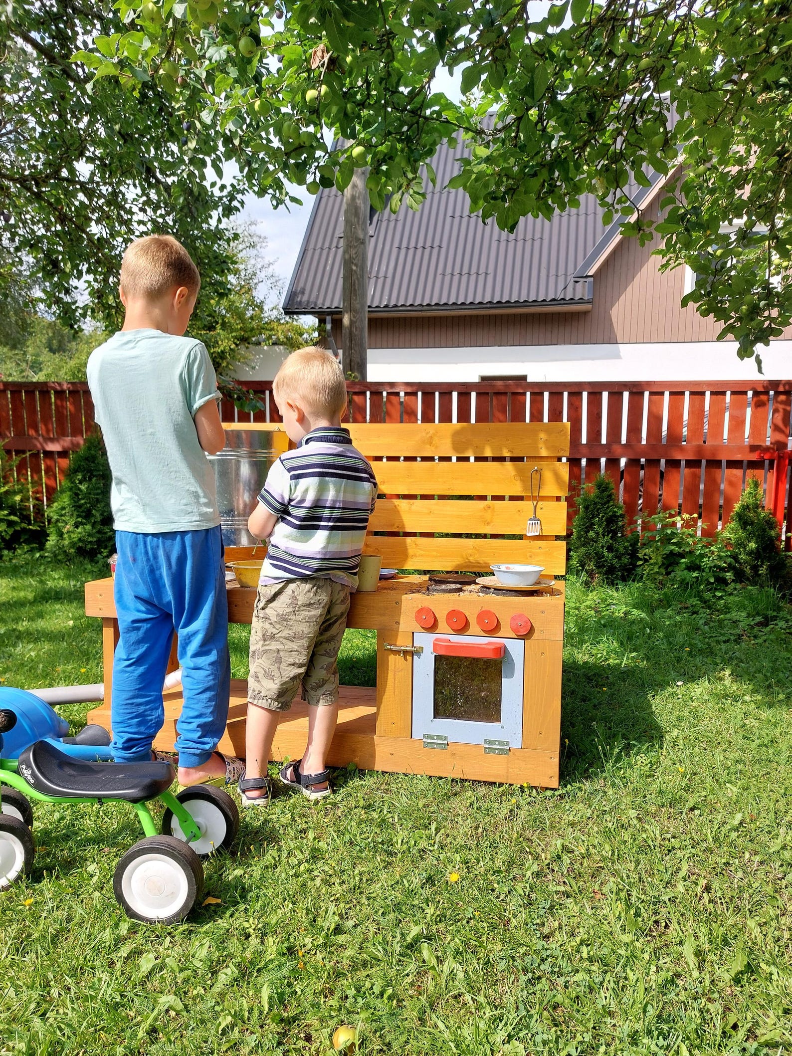 Woodworking Plans for Building Mud Kitchen, PDF Plans for Mud Kitchen ...