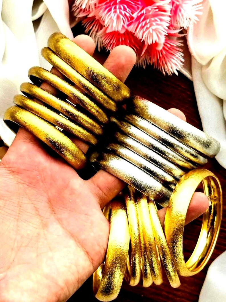 Trending Mahira Khan Silver Shine Bangles – Elegant Traditional Bangle ...
