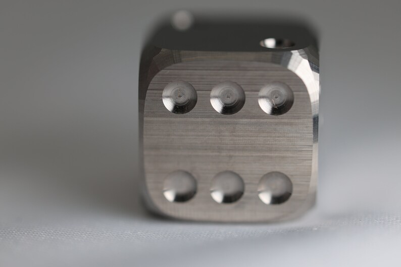 Titanium CNC Machined Dice Grade 10V-2FE-3AL - Balanced Pips 16mm EDC ...