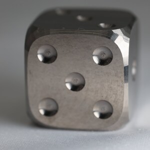 Titanium CNC Machined Dice Grade 10V-2FE-3AL - Balanced Pips 16mm EDC ...