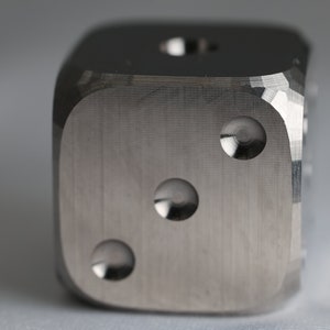 Titanium CNC Machined Dice Grade 10V-2FE-3AL - Balanced Pips 16mm EDC ...