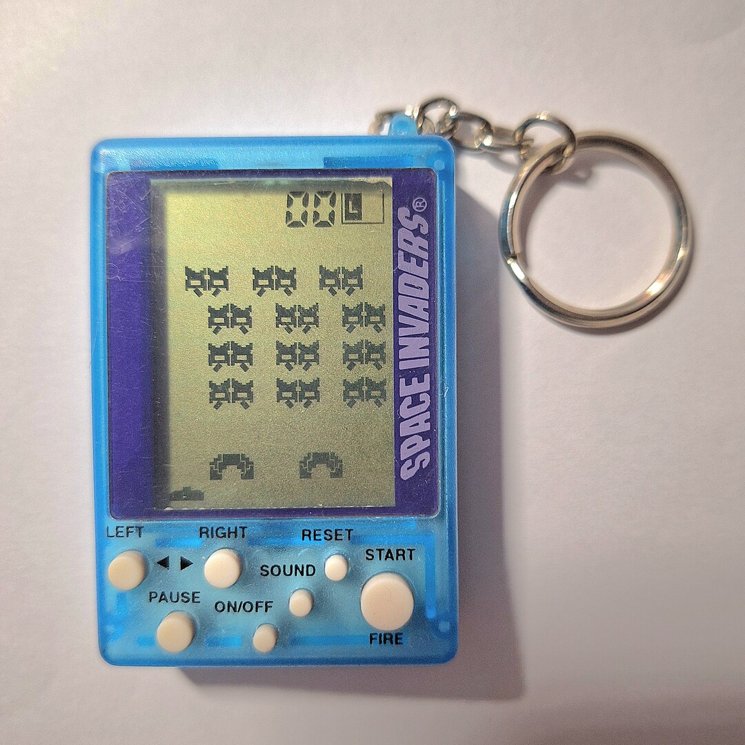 LANSAY 1978 Retrogaming Pocket Keychain SPACE INVADERS Electronic Game ...
