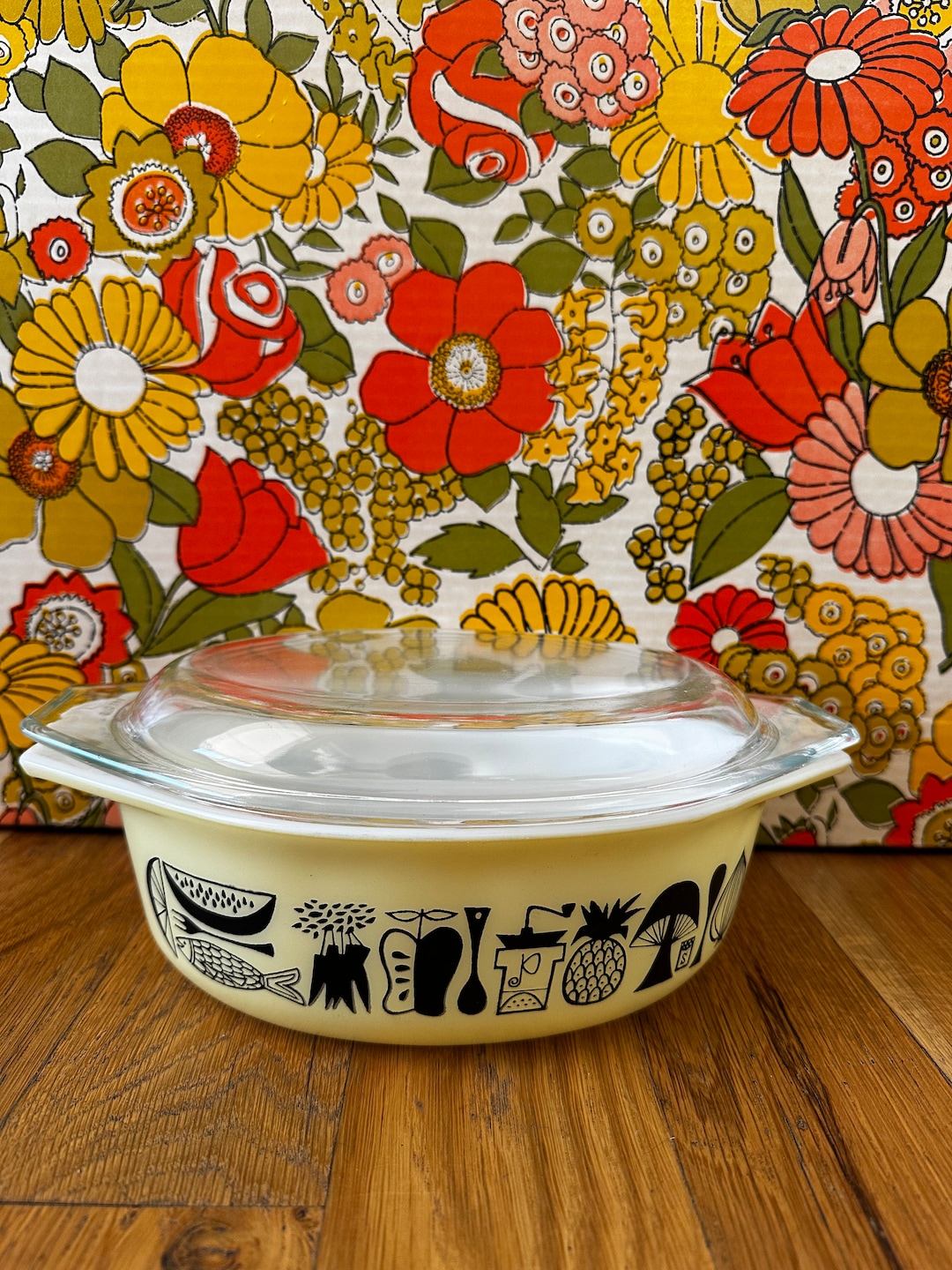 Vintage 1958 Promo Pyrex Yellow and Black Mod Kitchen Casserole Dish ...