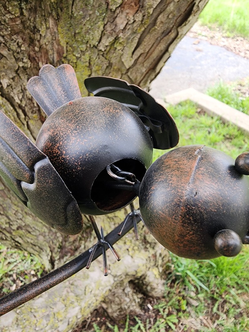 Kinetic Bobble Head Bird Art Yard Stake rustic Metal Yard Art garden ...