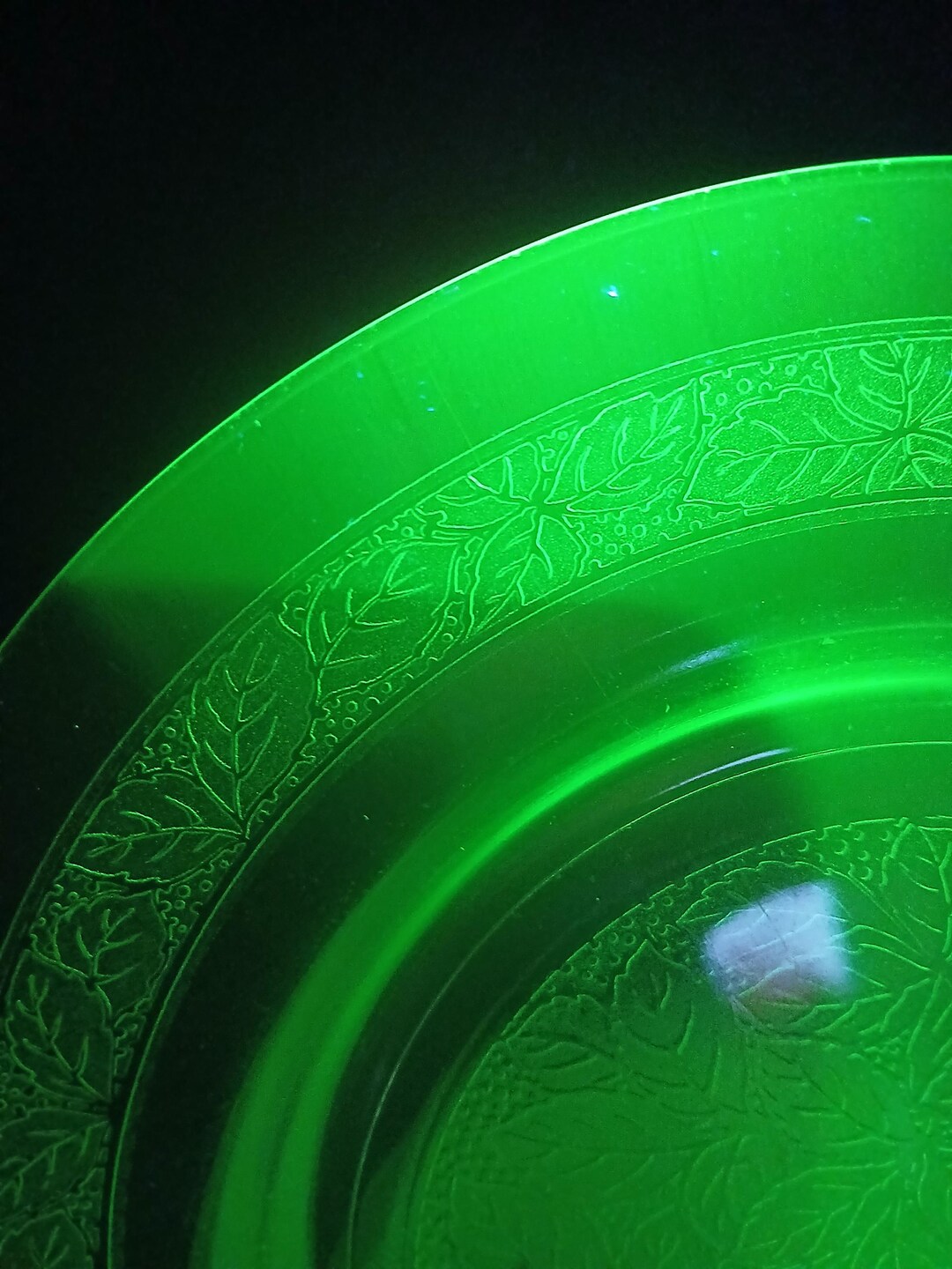 Macbeth Evans Leaf Etched Uranium Dessert Plates - Etsy