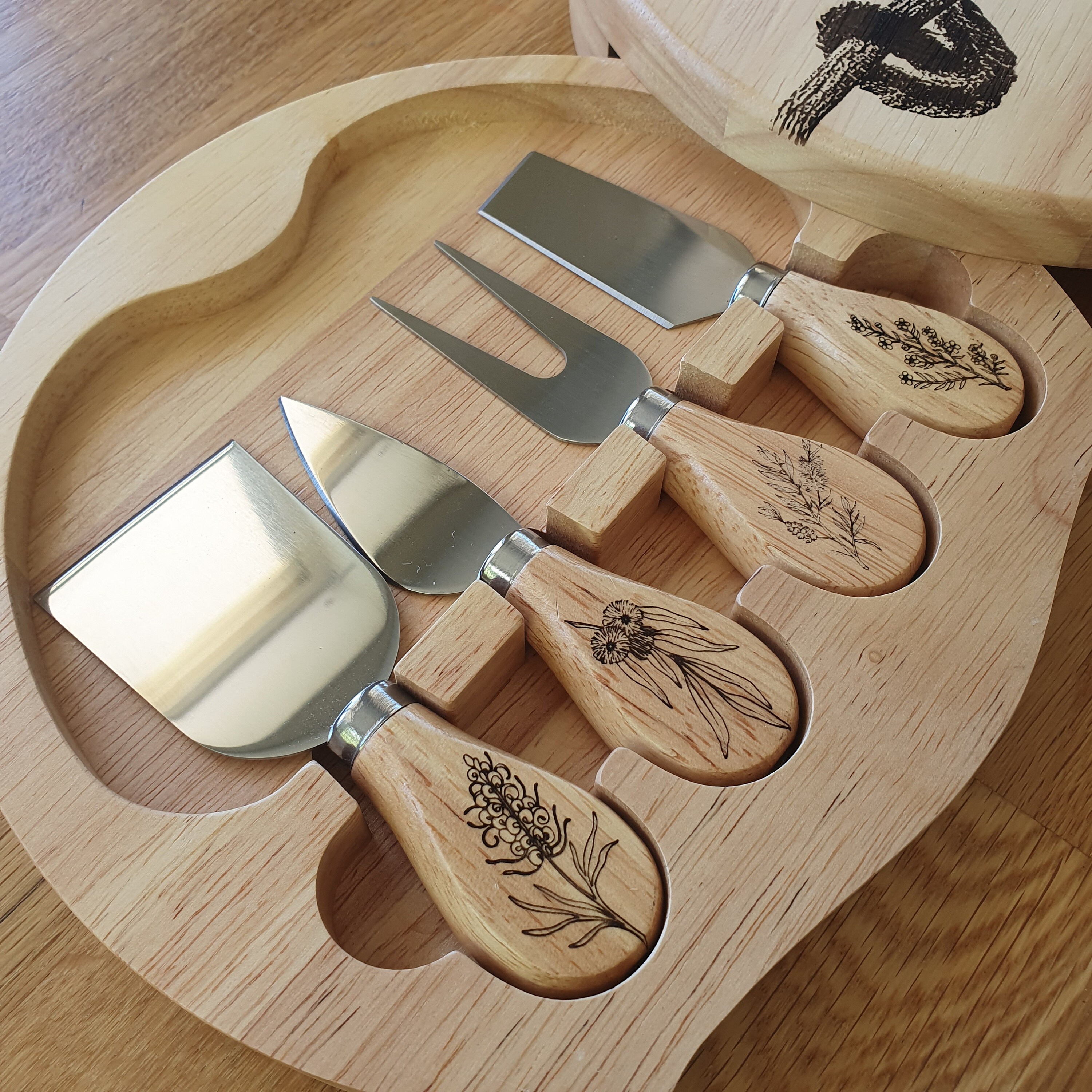 Sugar Glider Australian Native Engraved Cutting Chopping Cheese Serving ...