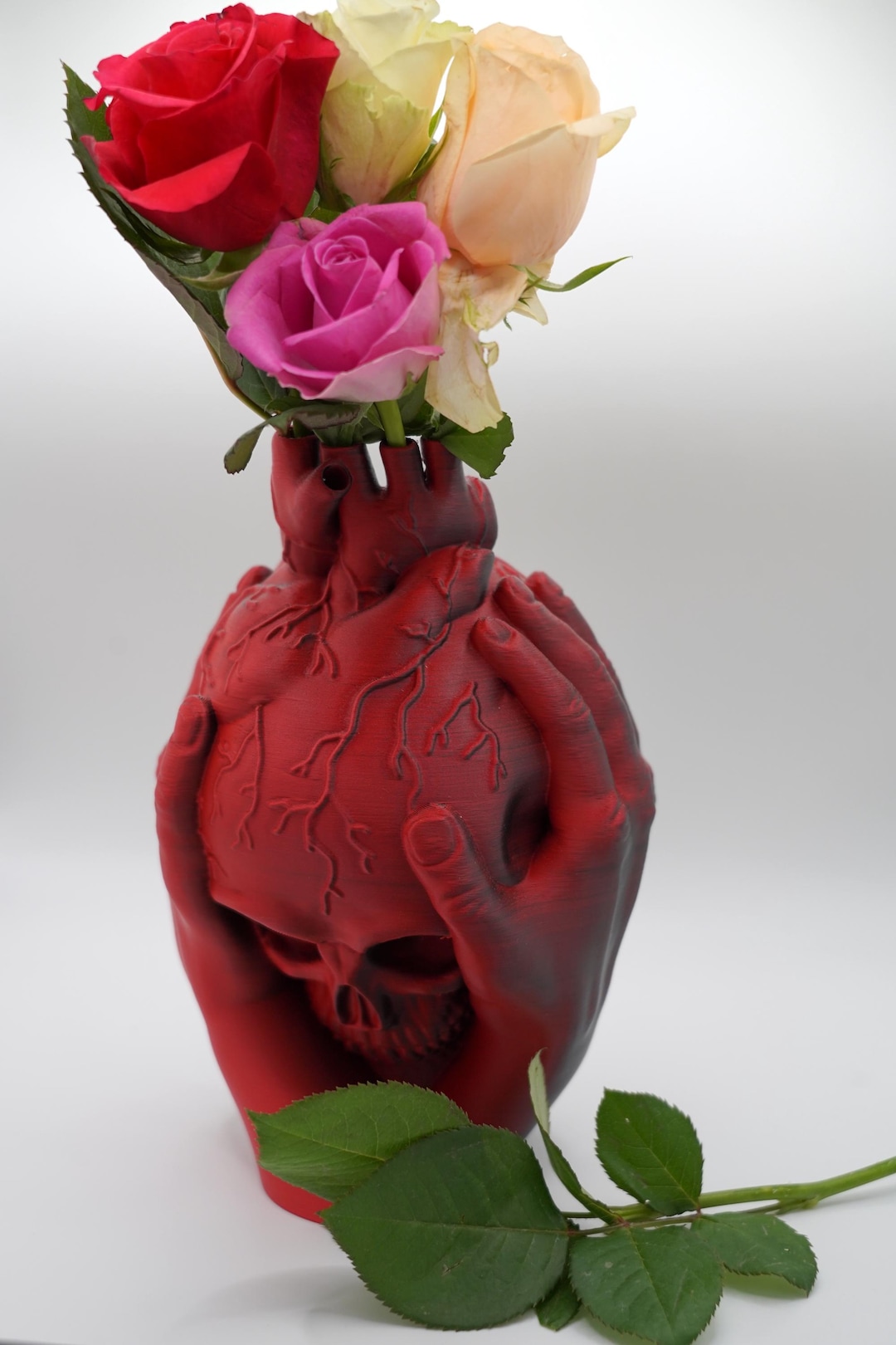 Heart Vase Skull | 3D Printed | Modern | Sustainable | Gothic Decor ...