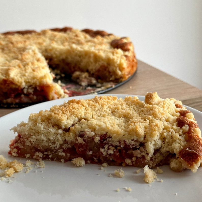 Crumble Pie With Rhubarb and Strawberries Easy Recipe | PDF Recipe ...