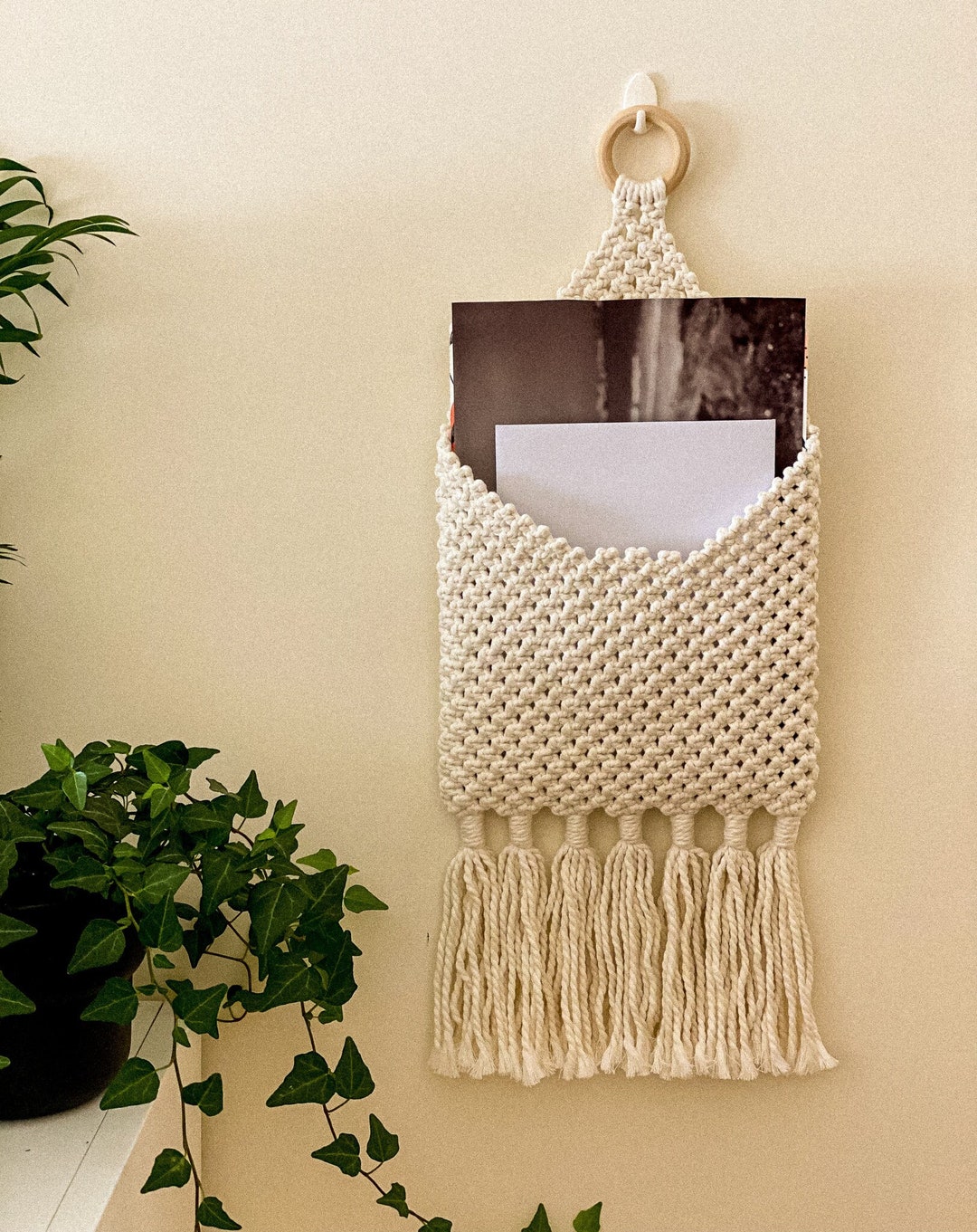 Macramé Hanging Pocket Organizer/ Boho Elegance - Etsy