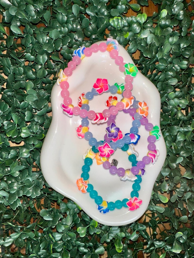 Plumeria Hawaiian Tropical Flower Beaded Bracelets. - Etsy