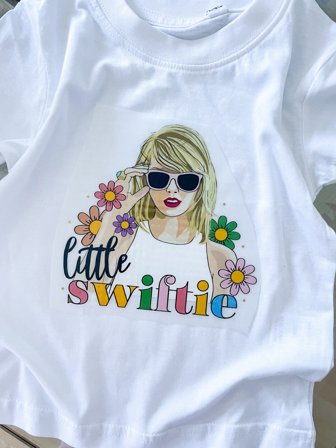 Taylor Swift - Little Swiftie T-shirt - Etsy