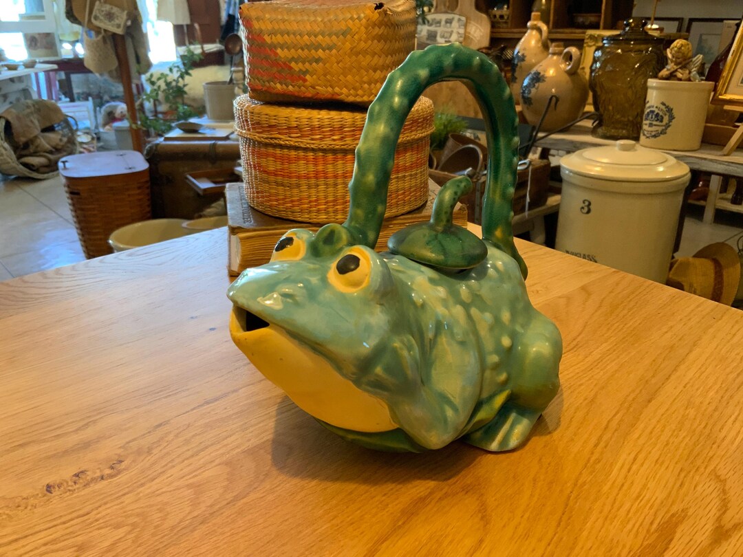 Vintage Frog Tea Pot - Etsy