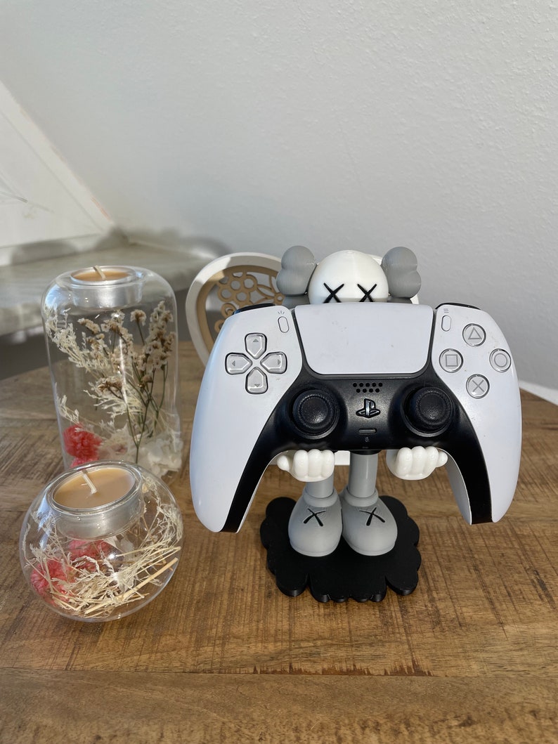 Kaws Controller Holder for Xbox One, S X, Playstation PS5, Nintendo ...