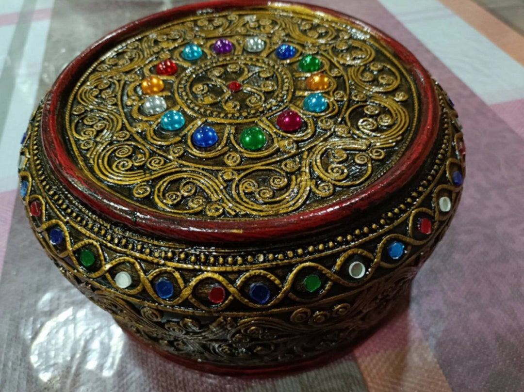 Thai Hand-carved Wooden Circle Jewelry Box Unique Home Decor and ...