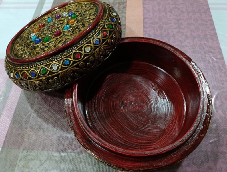 Thai Hand-carved Wooden Circle Jewelry Box Unique Home Decor and ...