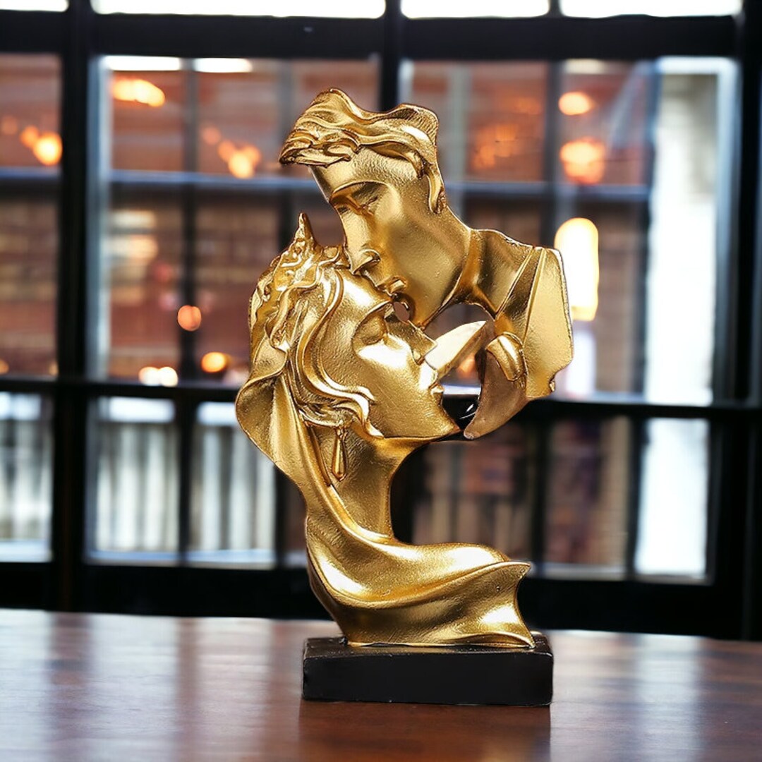 Lovers Statue / Kissing Figurine / Sculpture Ornament / Home Decor / Mini Lovers Statue ...