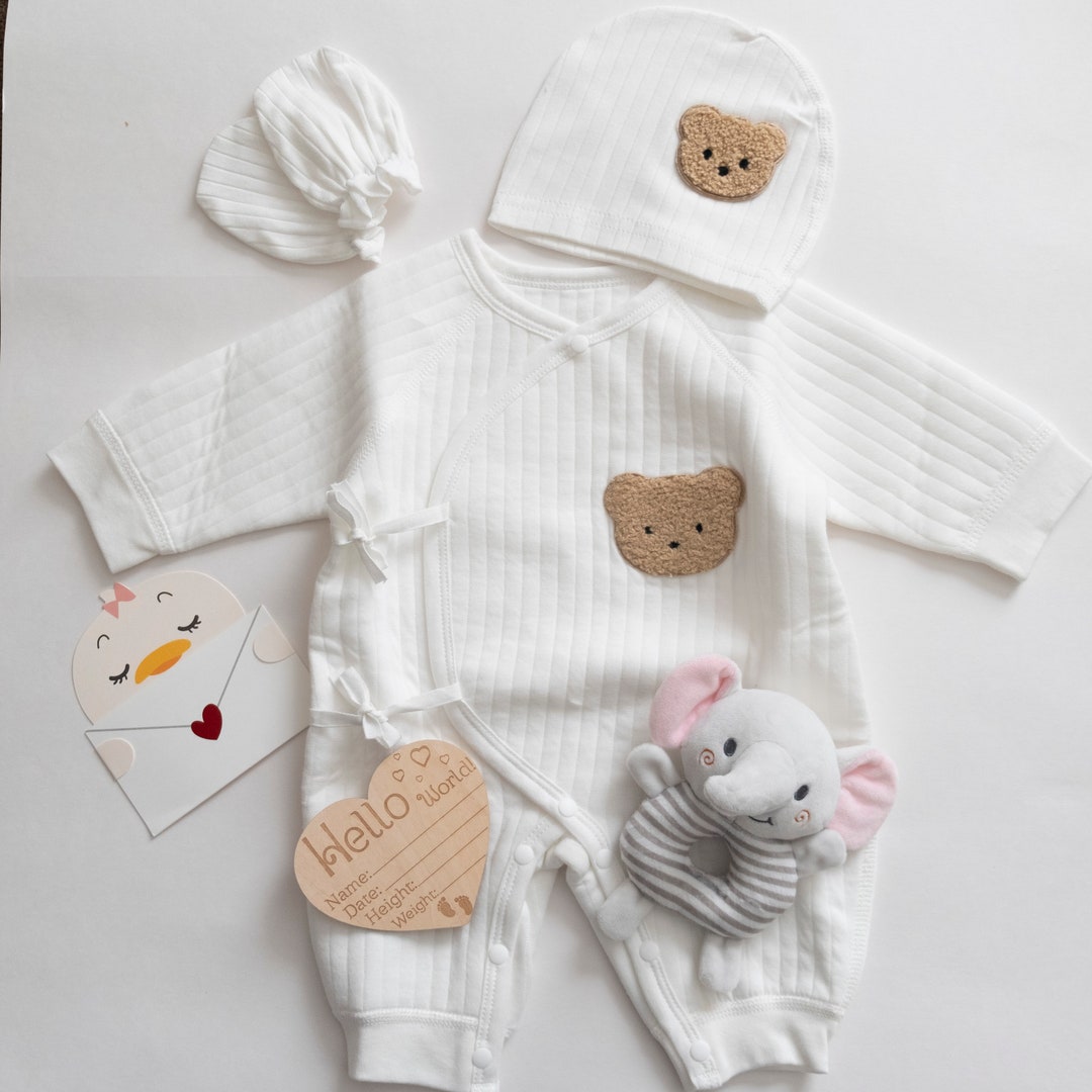 Newborn Baby Gift - Baby Shower Set - Homecoming Clothes for a Newborn ...