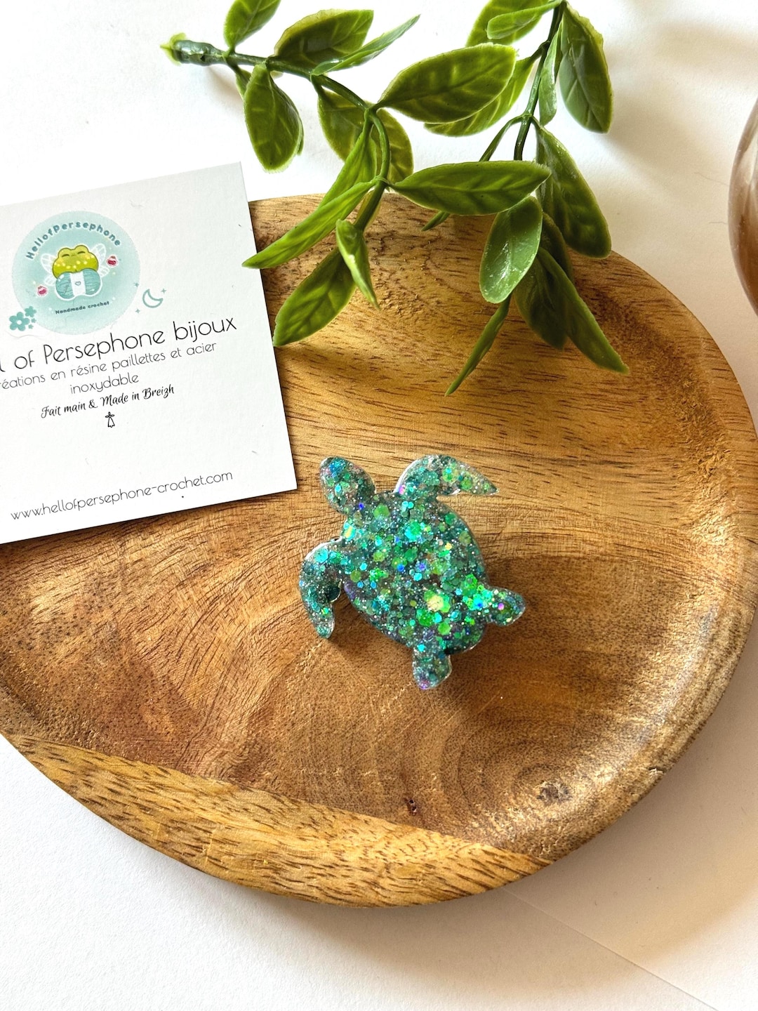 Resin and Glitter Sea Turtle Brooch - Etsy