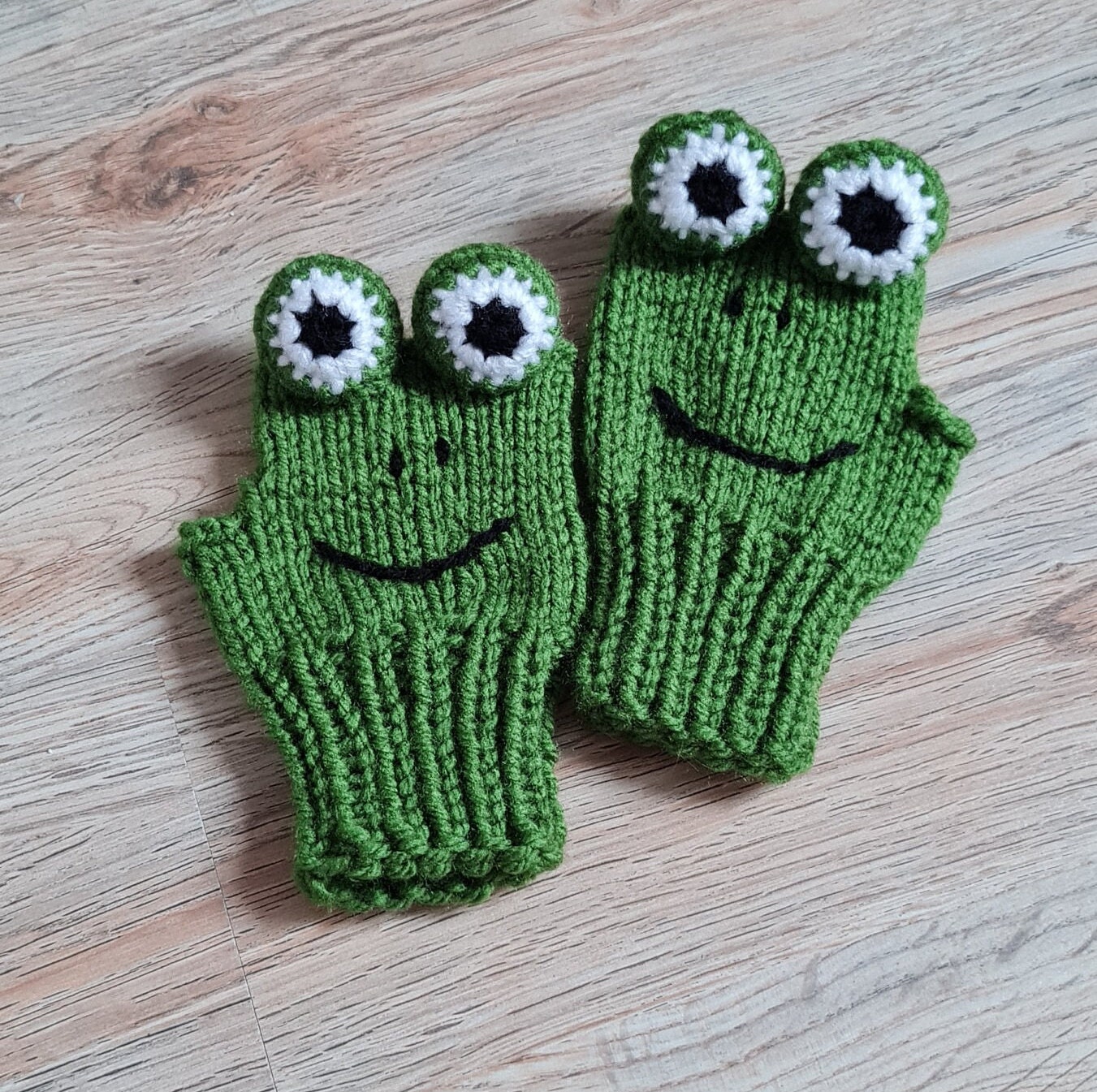 Frog Gloves, Fingerless Gloves, Frog Fingerless Gloves - Etsy
