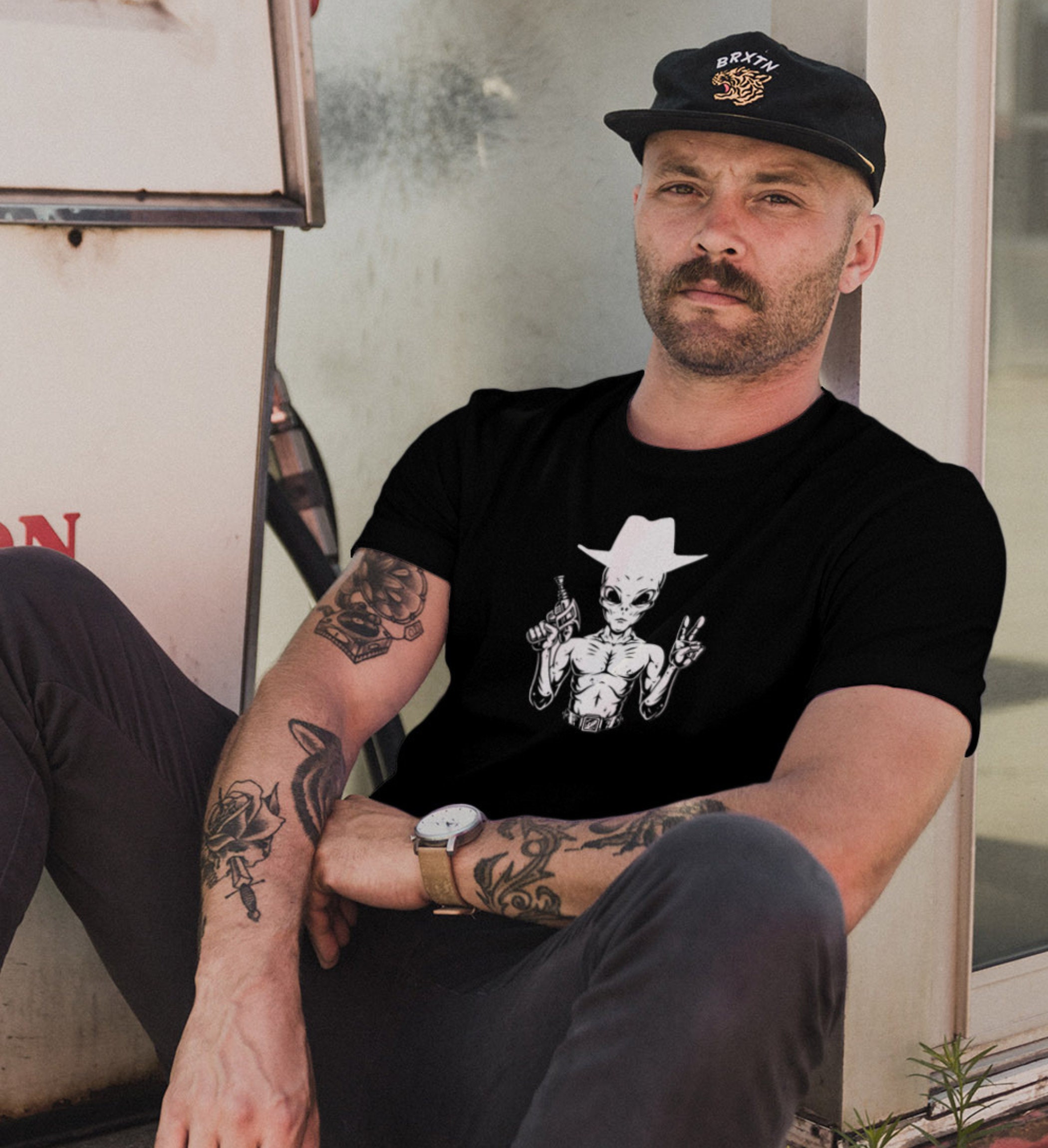 Alien With Cowboy Hat T-shirt Design Unique Version for Men and Women ...