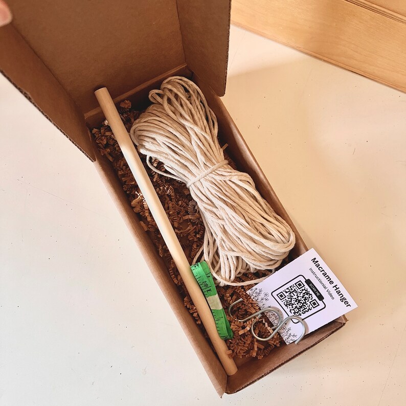 Wall Macrame Hanger, Macrame Kit for Beginner, DIY Craft Kit for Adult ...