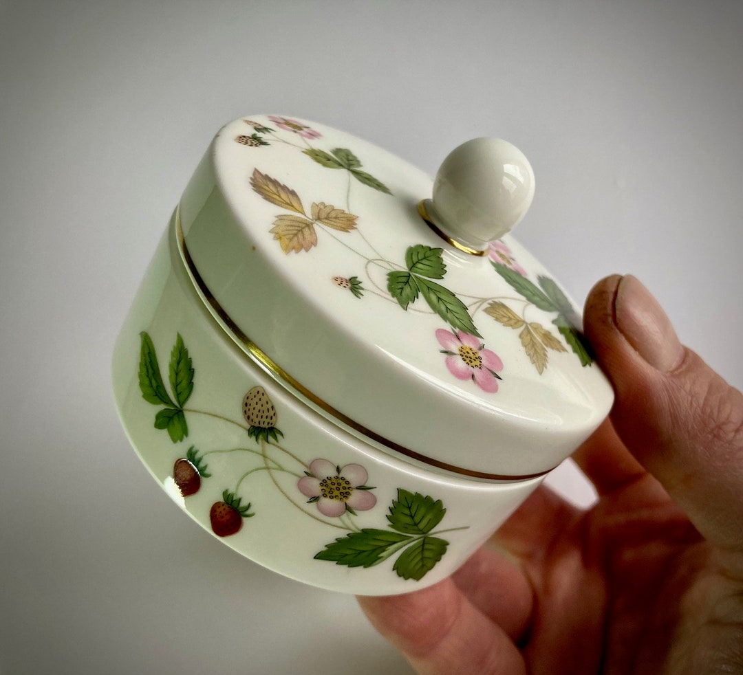 Wedgwood Bone China 'wild Strawberry' Trinket Box Excellent Condition. - Etsy