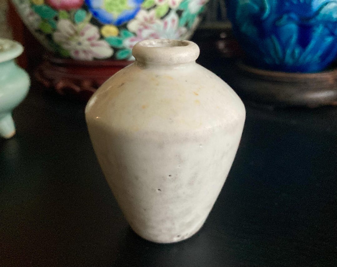 Antique Southeast Asian Porcelain Acropathy Bottle - C.1800 or Earlier ...