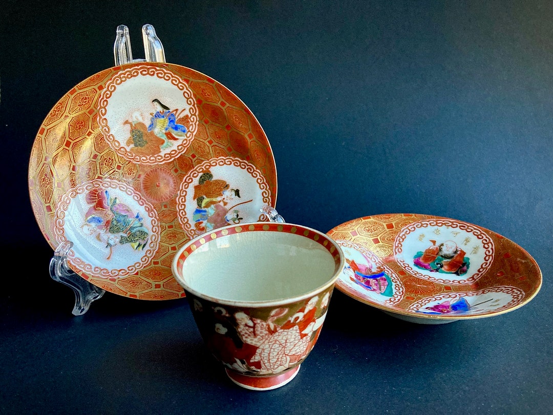Japanese Edo Period C.1850 Pottery Yakunin Kutani Sake Cup and Saucers ...