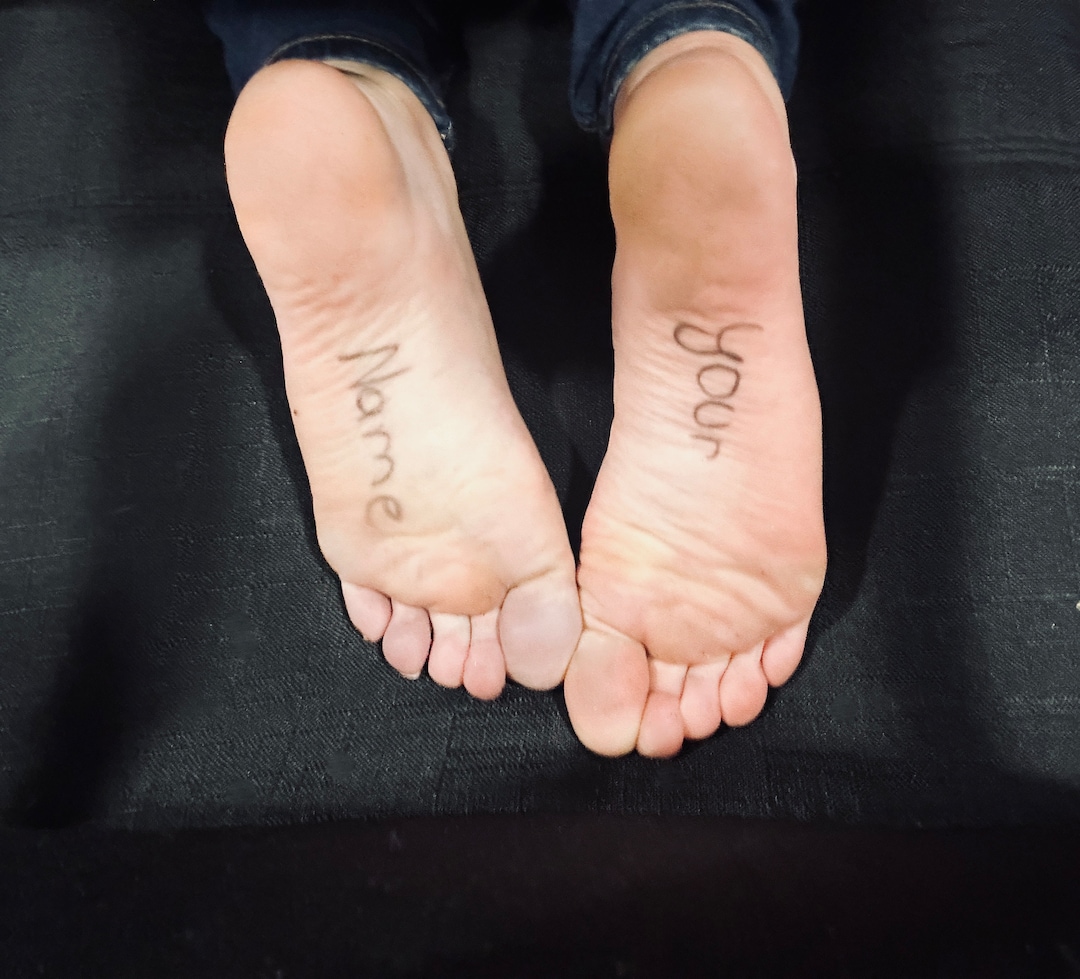 Your Name on My Feet Personalized Foot Pictures - Etsy