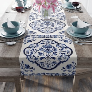 Beautiful Delft Blue Floral Design Table Runner Vintage Table Runner ...