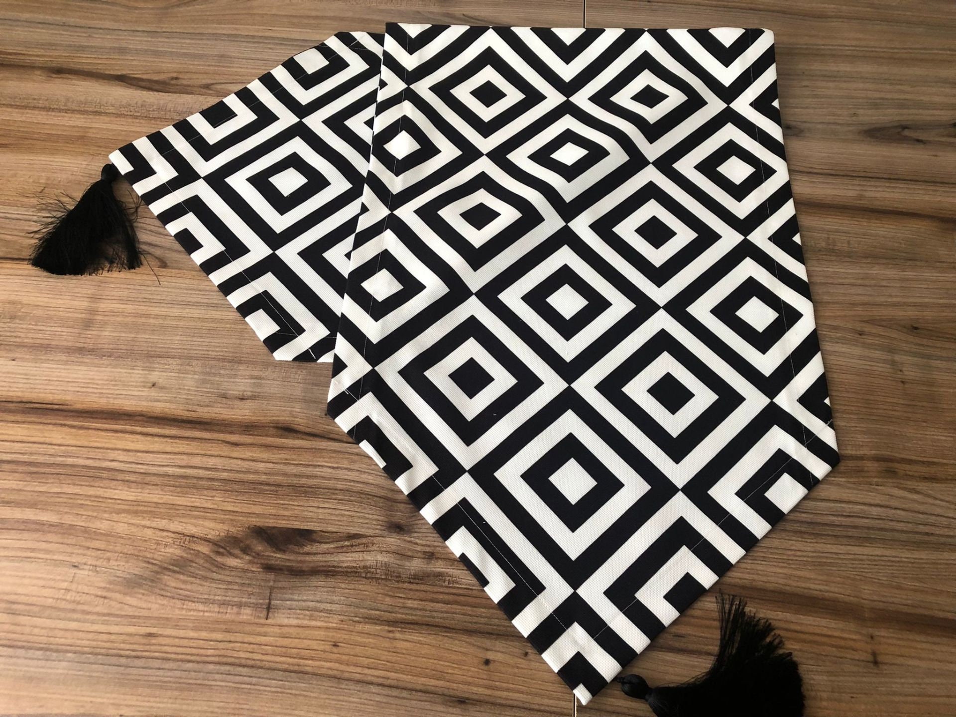 Black and White Interlocking Squares Patterned Runner - Etsy
