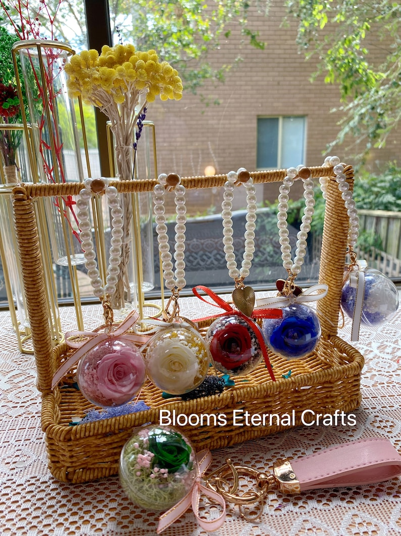 Preserved Roses Creative Keychain , Unique Wedding Trinkets, Graduation ...