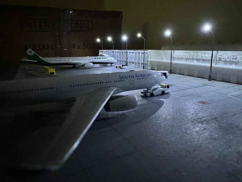 1/400 Airport Model Apron Lights X8 With Battery Pack - Etsy