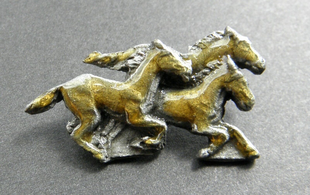 Mustang Horses Running Lapel Pin Badge 7/8 Inch Horse - Etsy