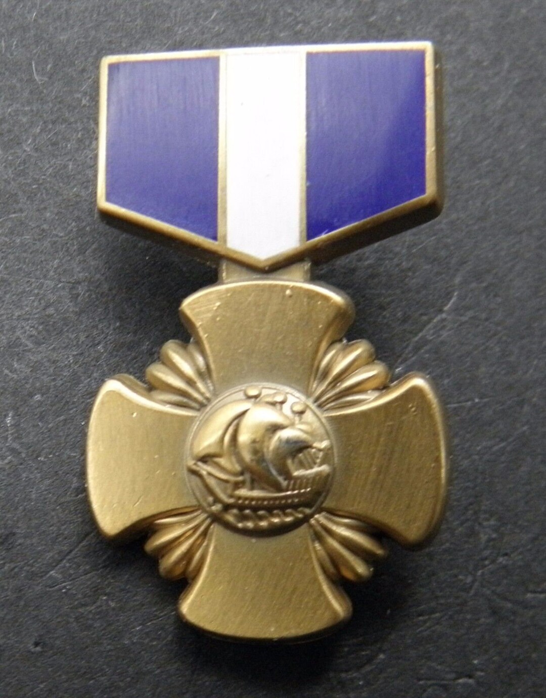Navy Cross Combat Veteran Valor Mini Medal Lapel Pin Badge 1.1 Inches ...