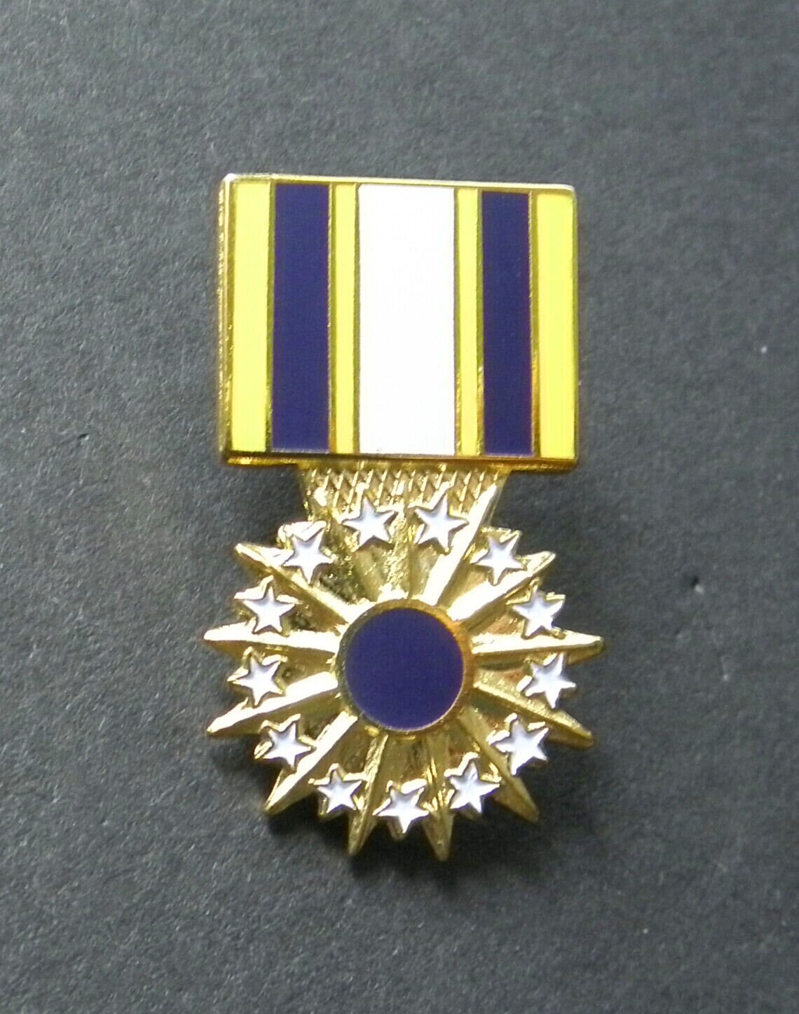 Air Force Usaf Distinguished Service Mini Medal Lapel Pin Badge 5/8 X 1 ...