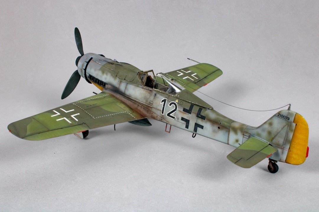 Model Kit of the Focke Wulf FW 190 D9 Aircraft in 1/48 Scale. Tamiya ...