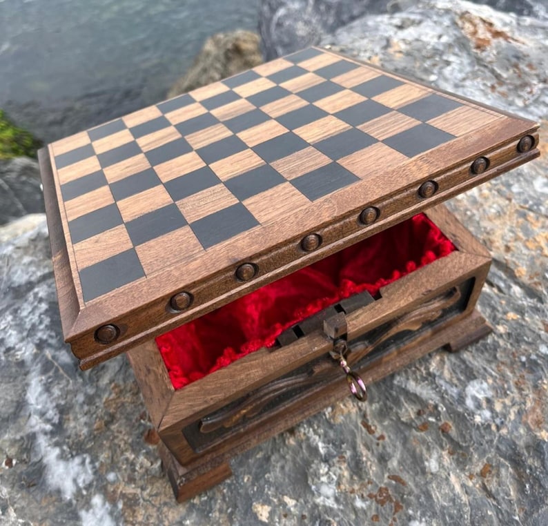 Vintage Chess Set With Hidden Compartment With Puzzle Chess Board Chess ...
