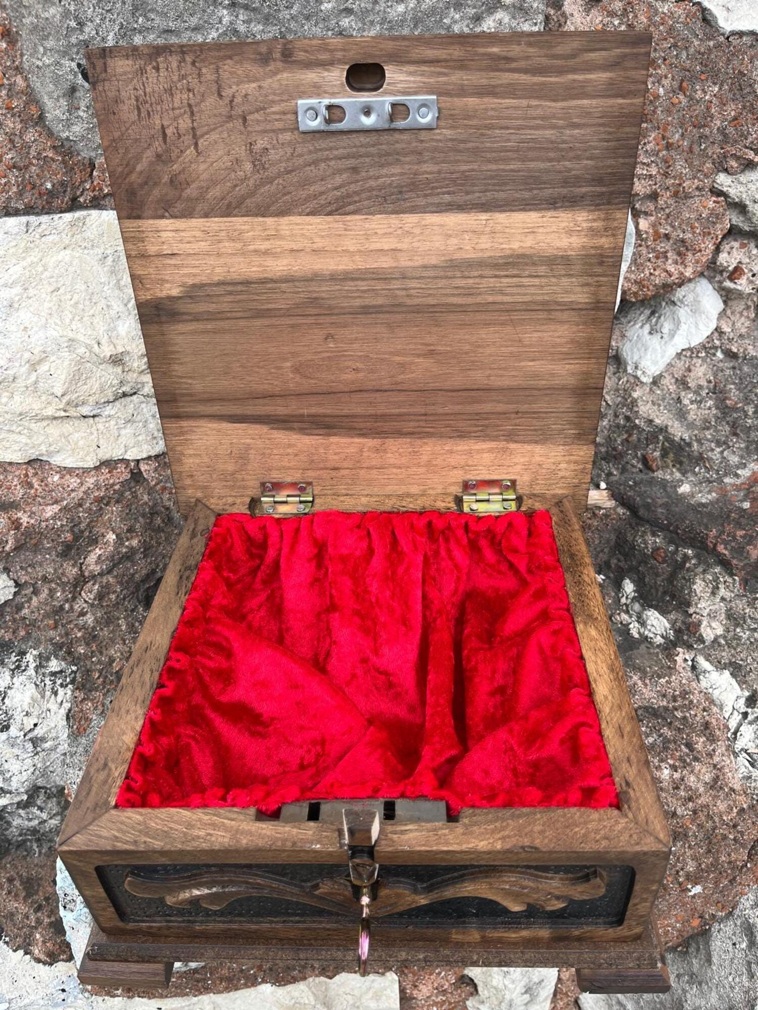 Vintage Chess Set With Hidden Compartment With Puzzle Chess Board Chess ...