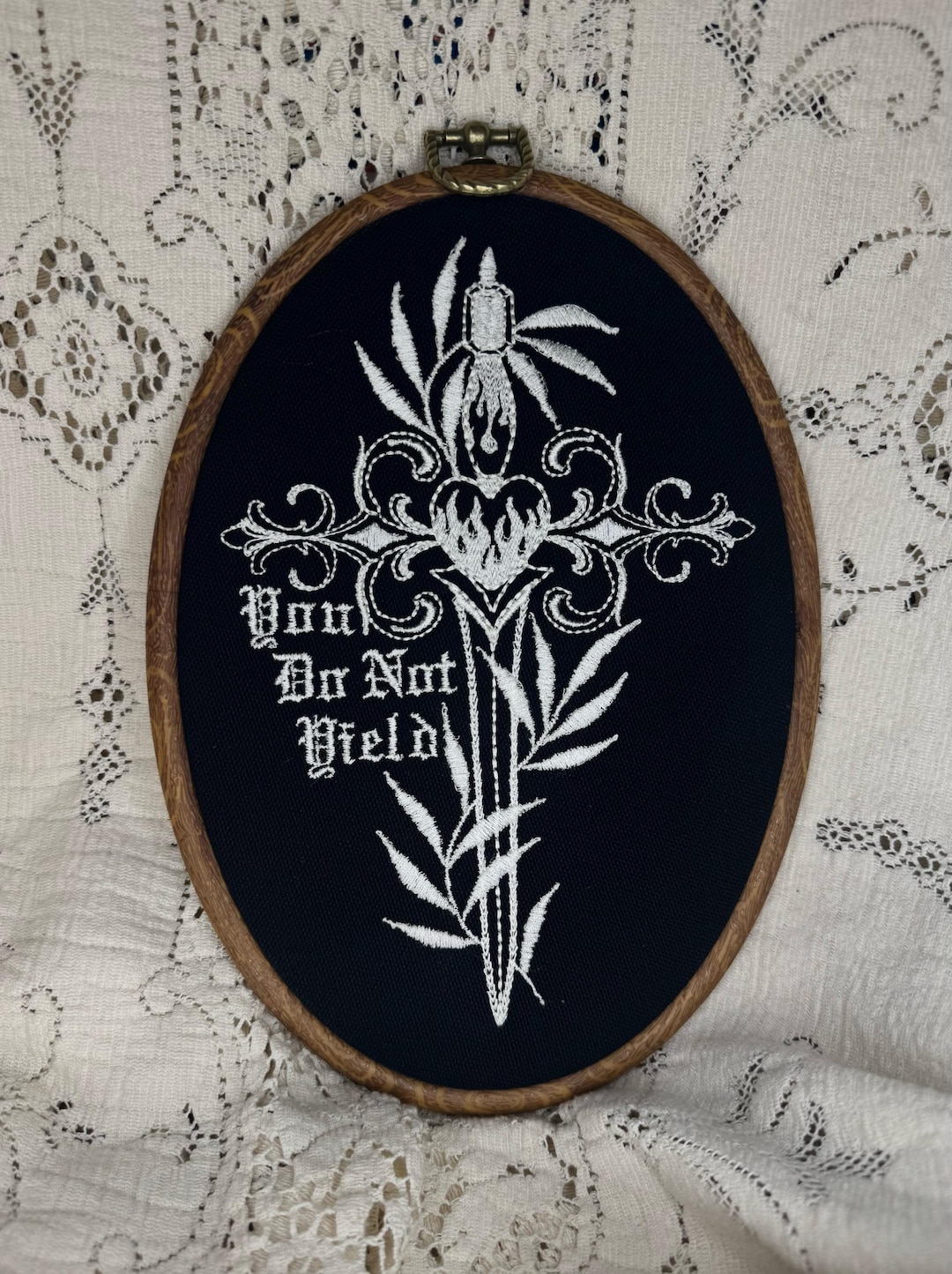 Throne of Glass: You Do Not Yield! Embroidered Bookish Art - Etsy