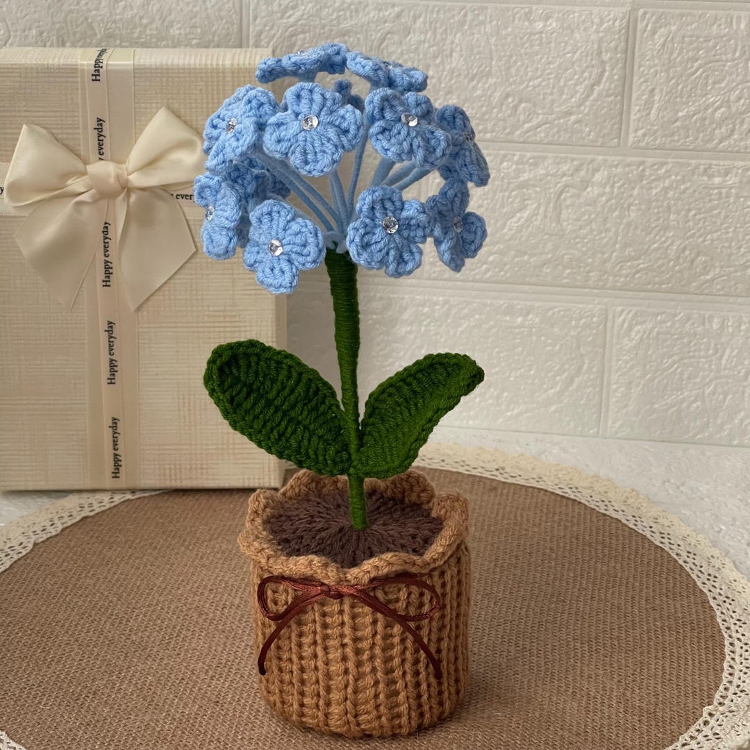Blue Hydrangea Crochet Flower Decor - Colorful Crocheted Hydrangea ...
