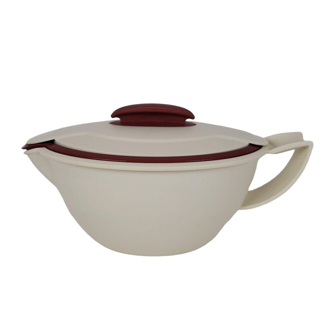 Tupperware Legacy Saucy Server Insulated Gravy Boat Beige Maroon 5168 ...