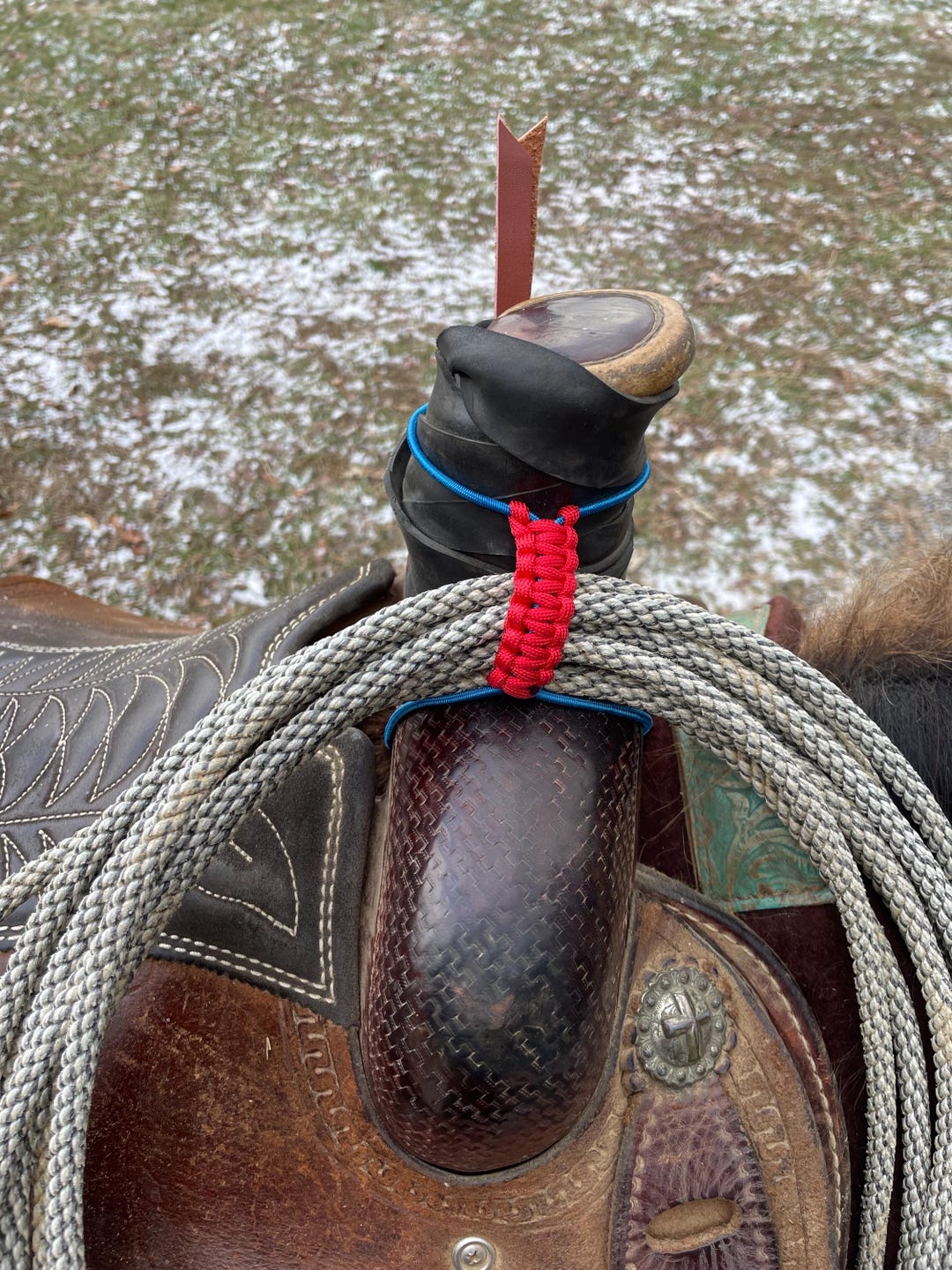 Cowboy Rope Keeper Strap for Saddle, Bungee Rope Lariat Holder Keeper ...
