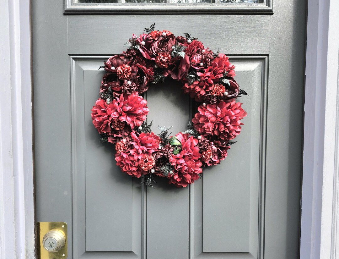 Red Gothmas Wreath, Goth Decor, Winter Wreath, Solstice, Front-door ...