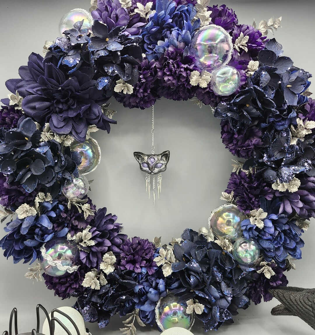 Solstice Kitty Wreath, Goth Decor, Gothmas, Winter Wreath, Wall Art - Etsy