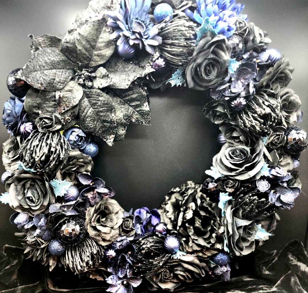 Blue Ice Wreath, Goth Decor, Gothmas, Winter Wreath, Wall Art - Etsy