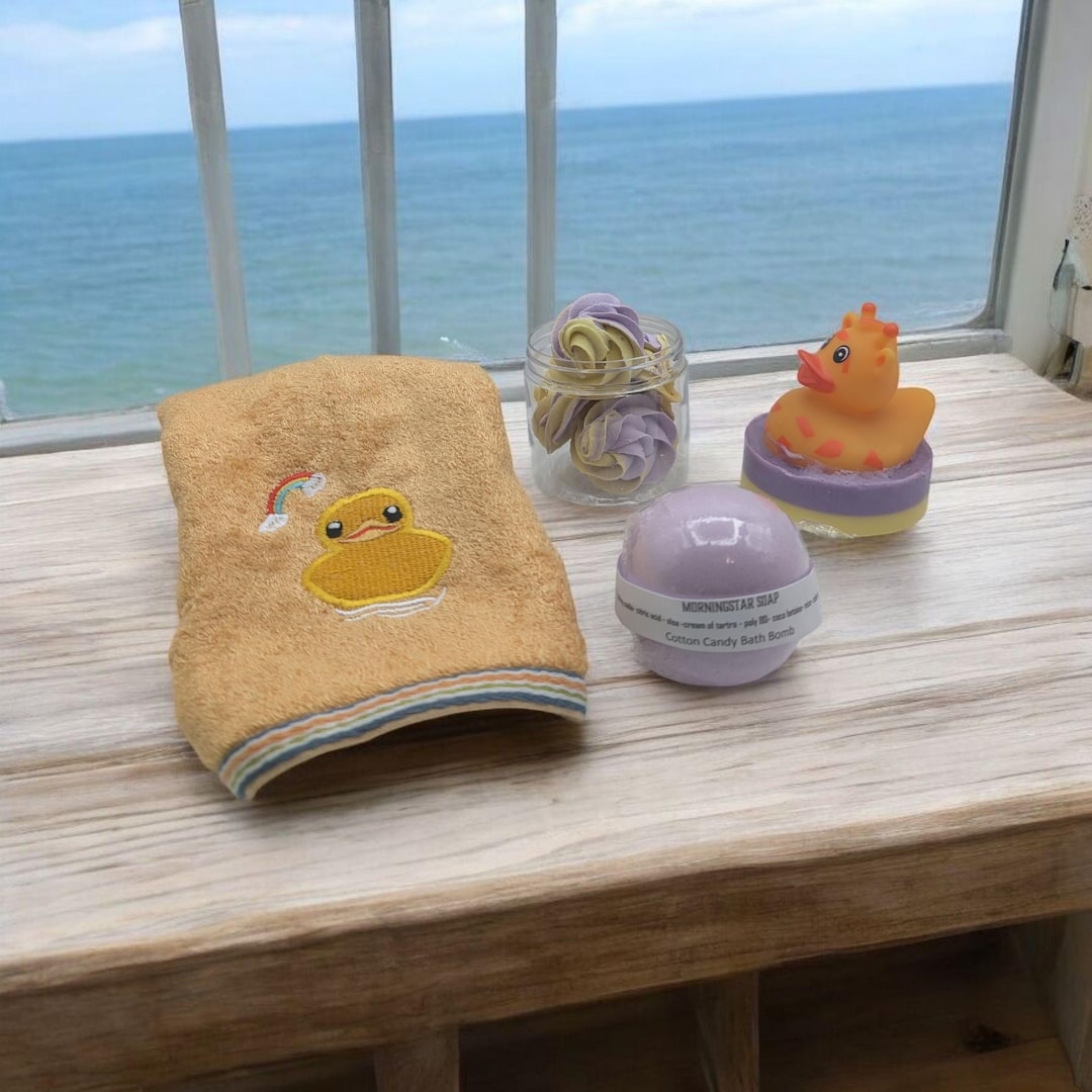Kids Surprise Bath Sets - Birthday Gift, Toy Soap , Surprise LIGHT UP ...