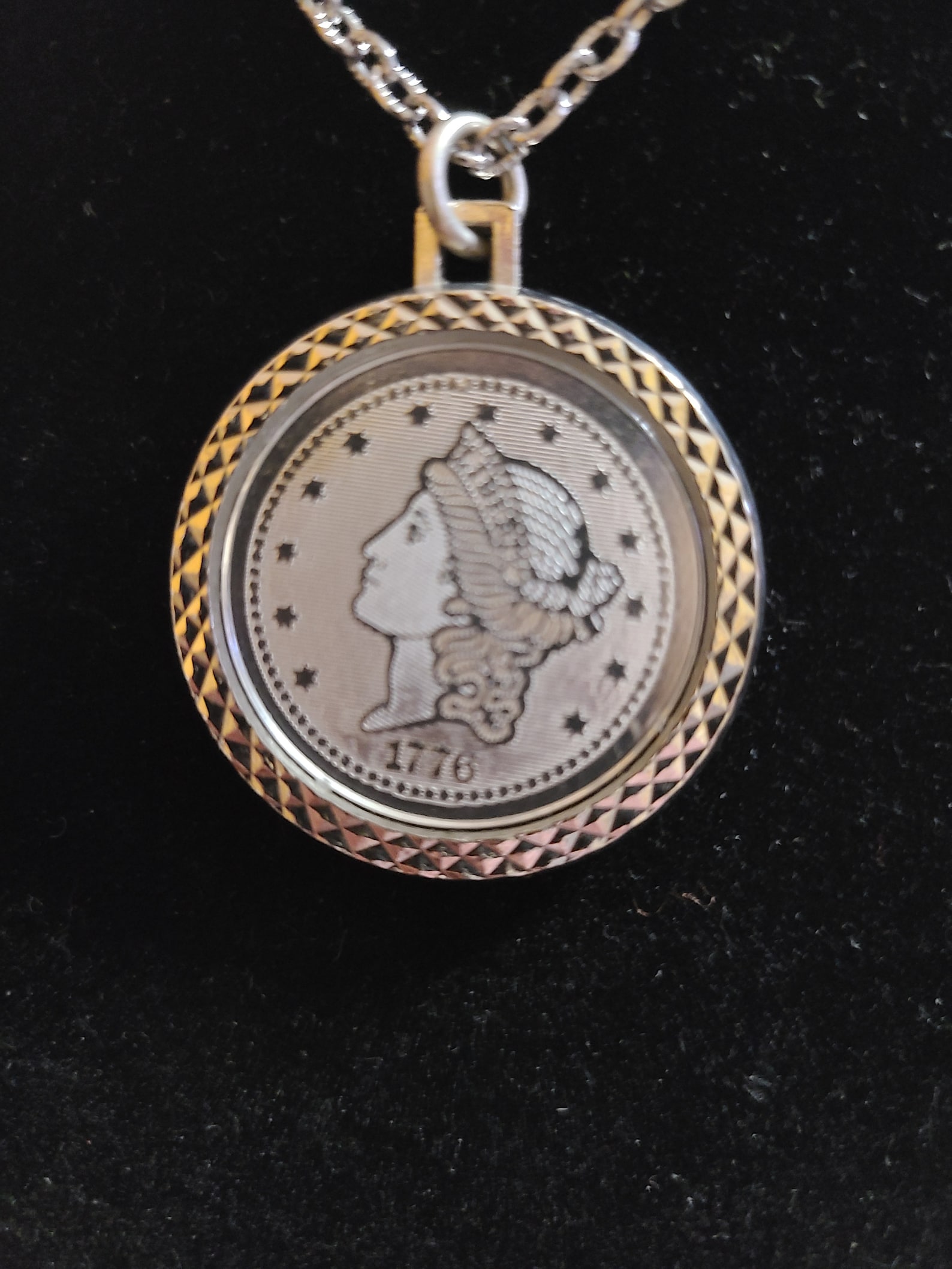 1776 Vintage Bicentennial Silvertone Twenty Dollar Commemorative Coin ...