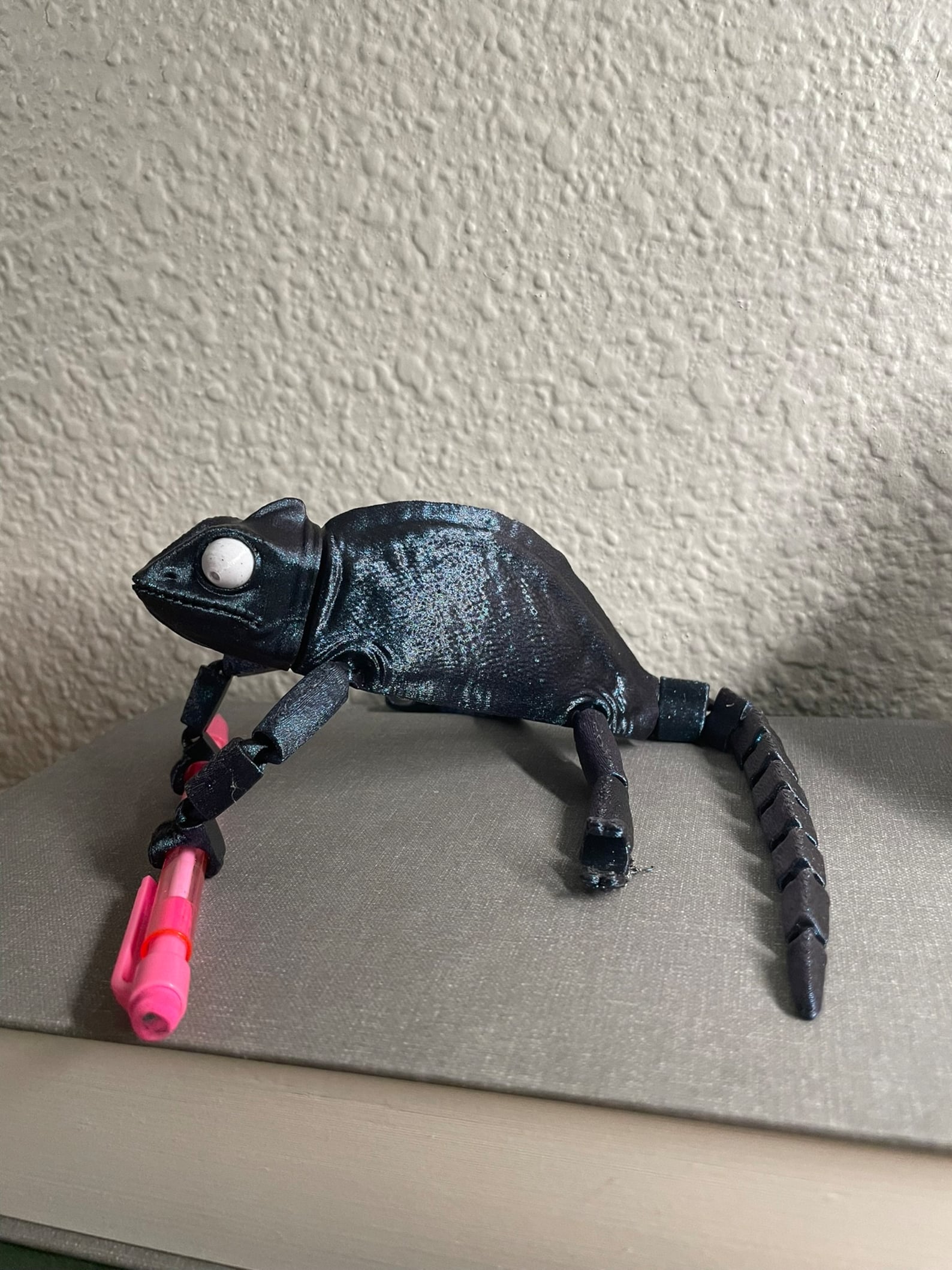 Adorable 3D Printed Chameleon Figurine Pen Holder Collectible Home ...