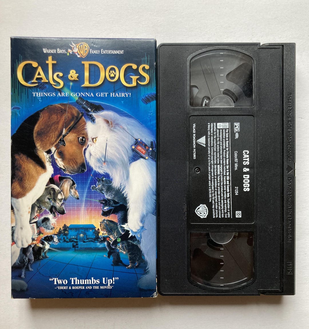 Cats & Dogs VHS Tape 2001 Jeff Goldblum Animal Adventure Family Comedy ...